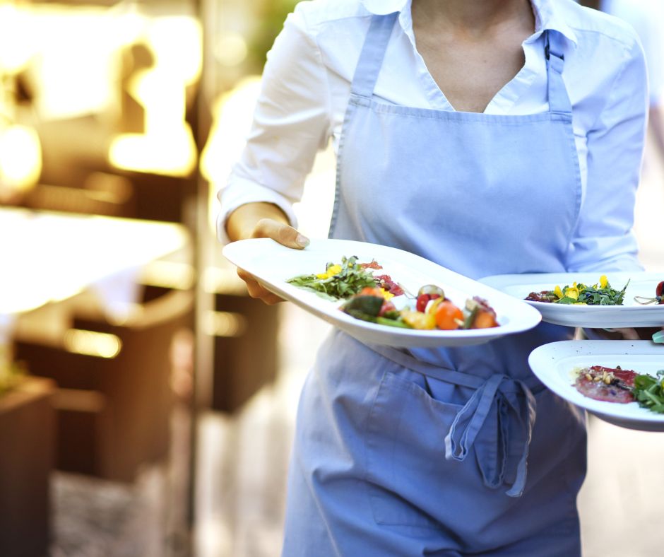 Six Behaviors Waiters Can Use to Maximize Their Tips Scientifically ...