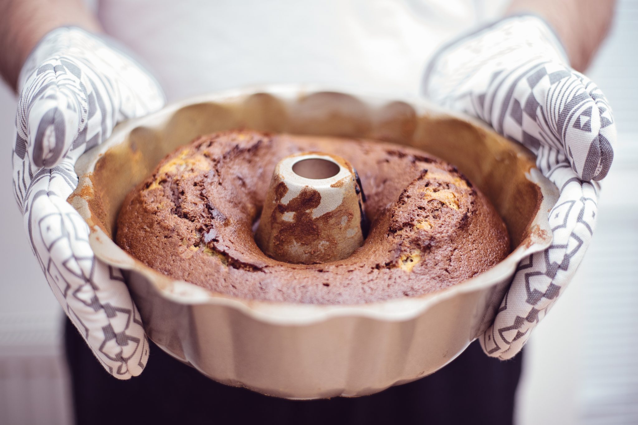 What’s the Purpose of a Tube Pan? Will a Bundt Pan Do? | CulinaryLore